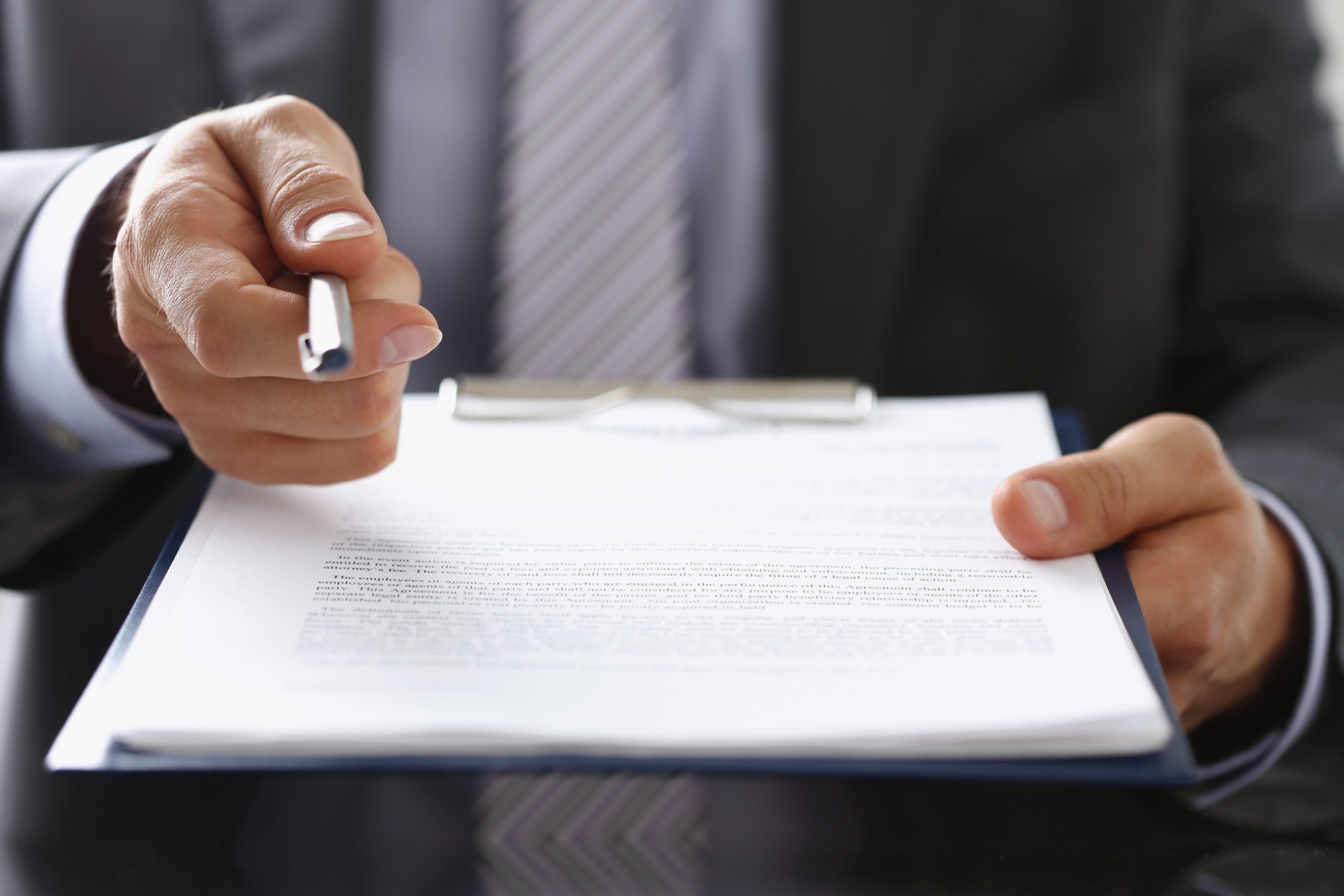 CONTRATOS DE PERMANENCIA: LEGALIDAD Y DERECHOS DE LOS CONSUMIDORES ...